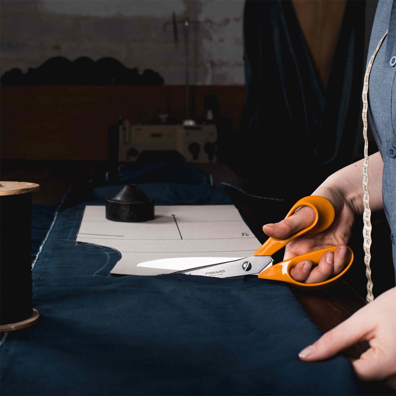 SCI – FISKARS: F002 CLASSIC Orange Universal Scissors (R/H) – 25 cm ...